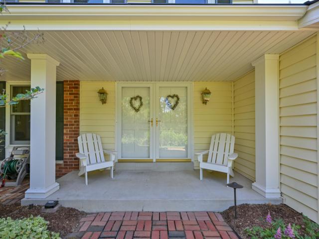 W264S7300 Kings Peak Ct