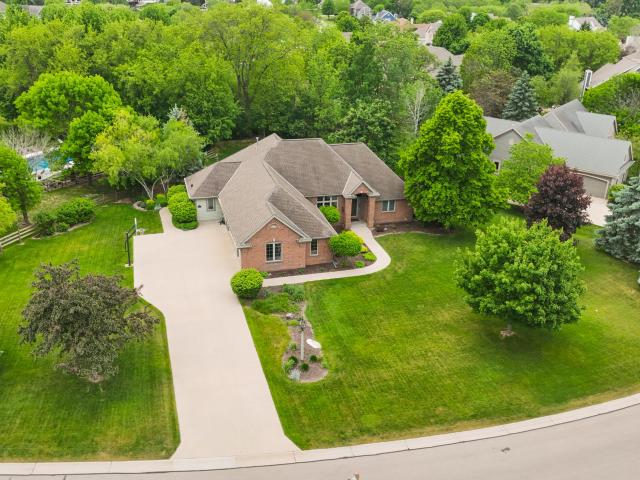 W260N2961 Steeplechase Dr