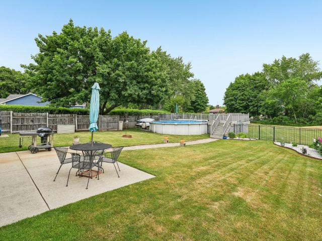 W276S9060 Hidden Lakes Dr
