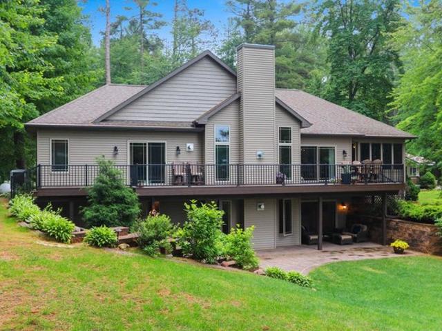 W2770 Setting Sun Rd, Keshena, WI 54135