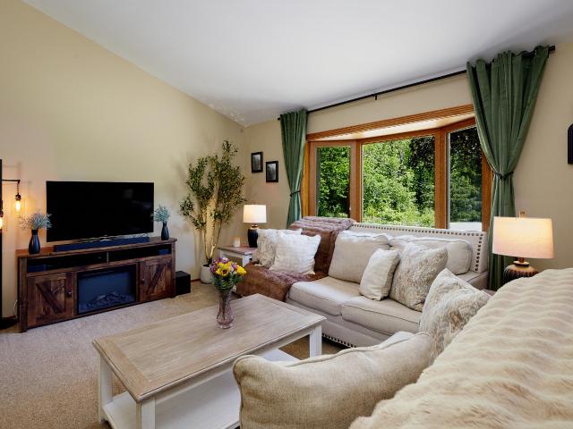 W278S8705 Lookout Ln