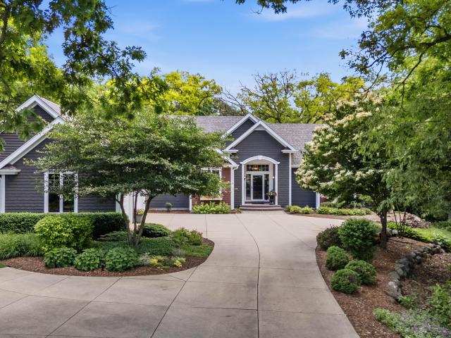 W279N5280 Hanover Hill Ct