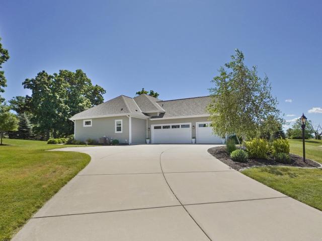 W279N8618 Twin Pine Cir
