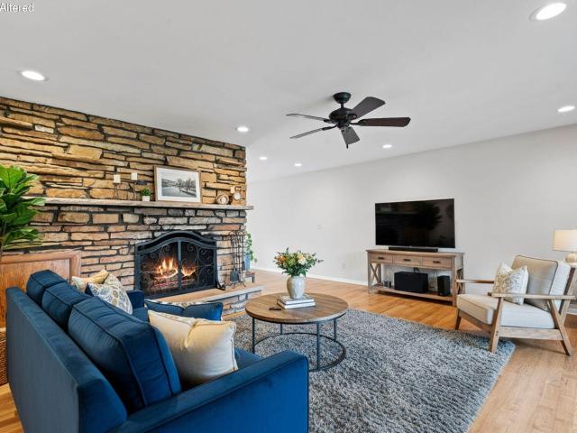 W271N4780 Greenhill Ct