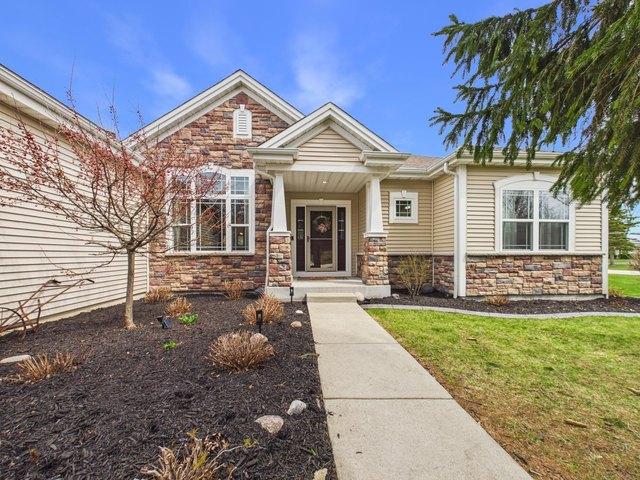 W272N387 Hilltop Dr, Pewaukee, WI 53188