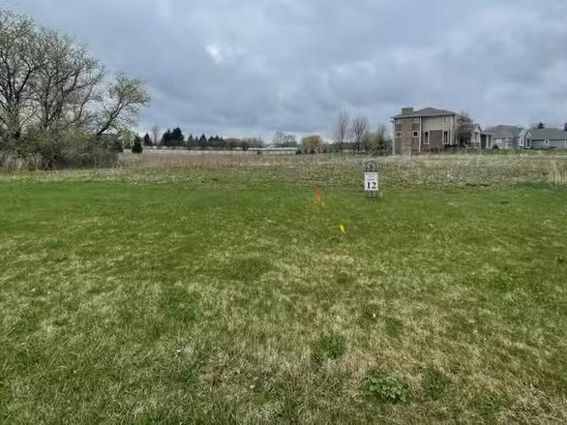 W272N6627 Batterjohn Dr, Lisbon, WI 53089 MLS 1882995