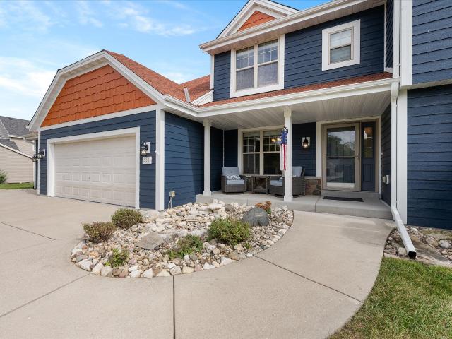 W273N2420 Arlington Ct