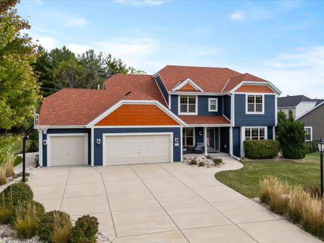 W273N2420 Arlington Ct