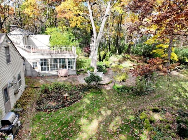 W286S4684 Woods Rd, Genesee, WI 53189