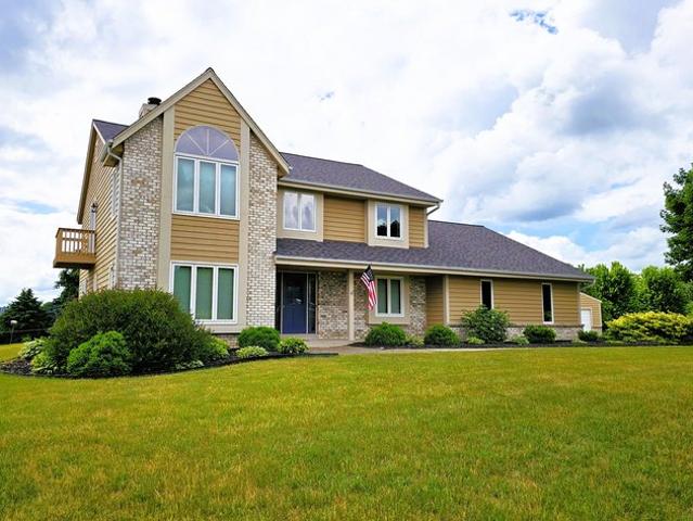 W291S6773 E Woods Ct, Mukwonago, WI 53149