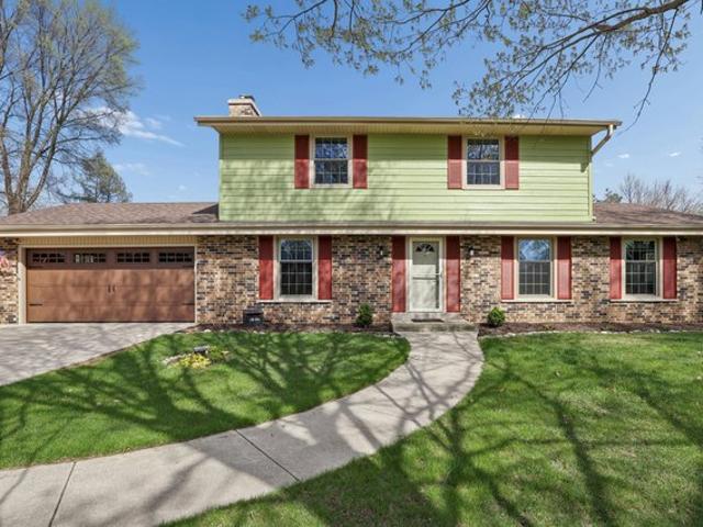 W310S9014 Cherokee Pass, Mukwonago, WI 53149