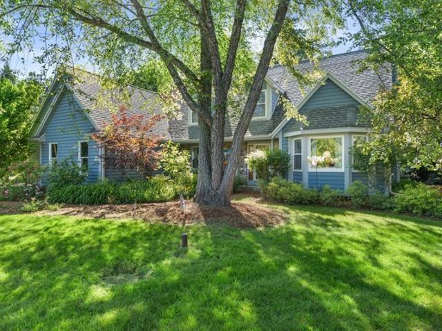 W326S1480 Forest Hills Dr, Genesee, WI 53018