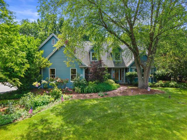 W326S1480 Forest Hills Dr