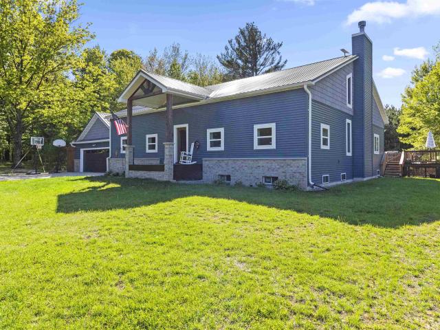 W3390 roberts ridge road