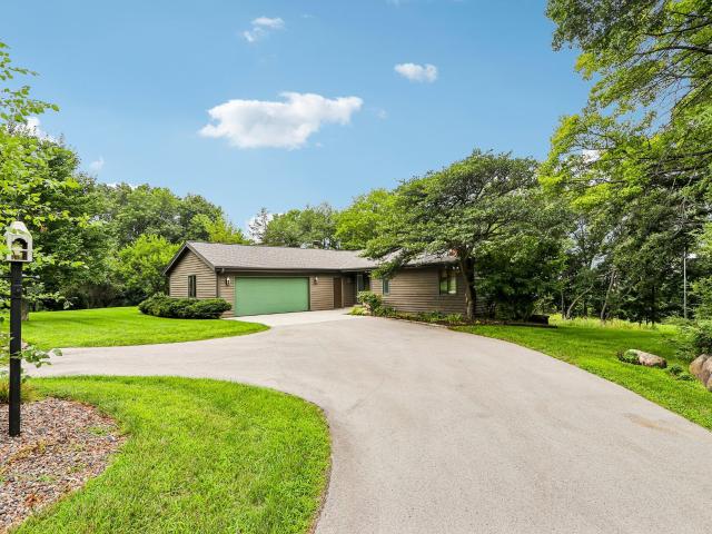W333S221 Glen Oaks Dr