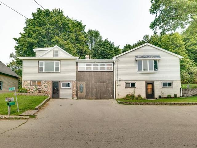 W345S10334 Wambold Rd, Eagle, WI 53149