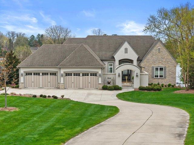 W356N5136 Lakeshore Dr, Oconomowoc, WI 53066