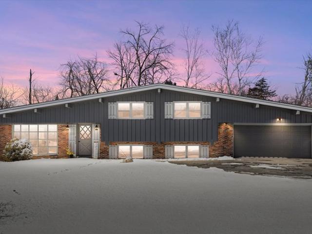 W358N5045 Lakeshore Dr, Oconomowoc, WI 53066