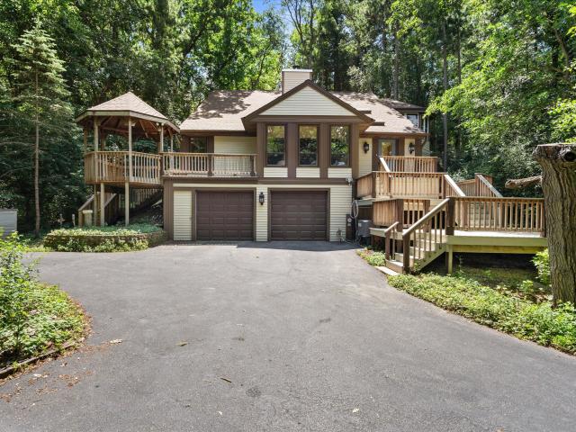 W358S4711 Chickory Ct