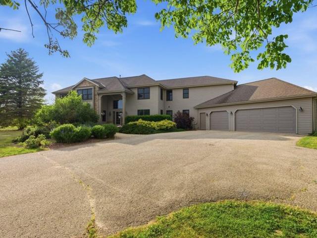 W350S1951 Waterville Rd, Ottawa, WI 53066