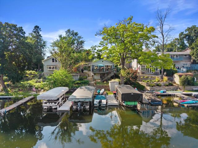 W352N5282 Lake Dr