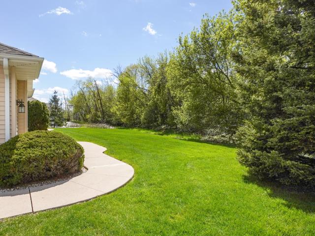 W398N5983 Autumn Woods Dr