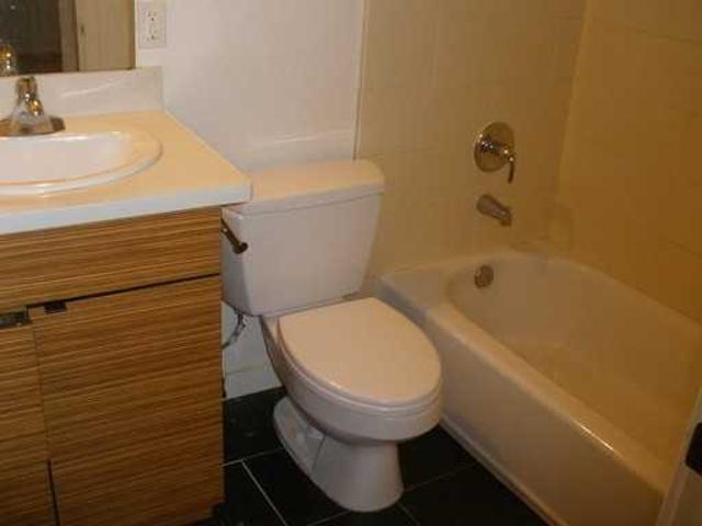 W41 51 1 Bedroom Apartment for Rent at 1404 25th Ave, Seattle, WA 98122 Mann