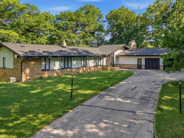 W4410 Mary Hill Park Dr, Fond du Lac, WI 54937
