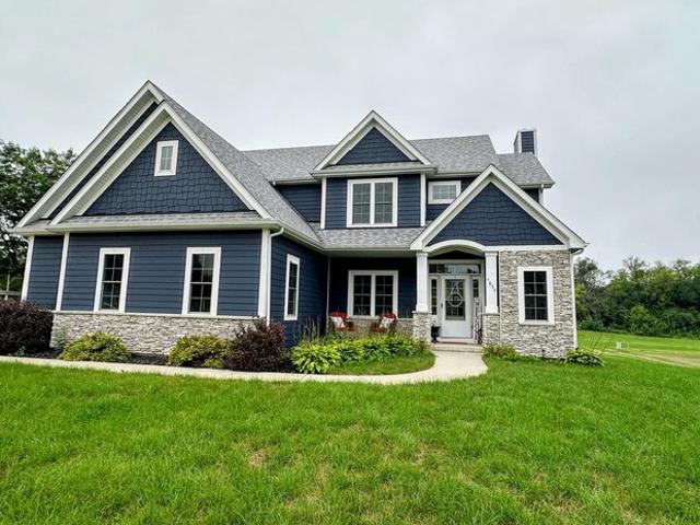W4654 Pebble Dr, Lafayette, WI 53121