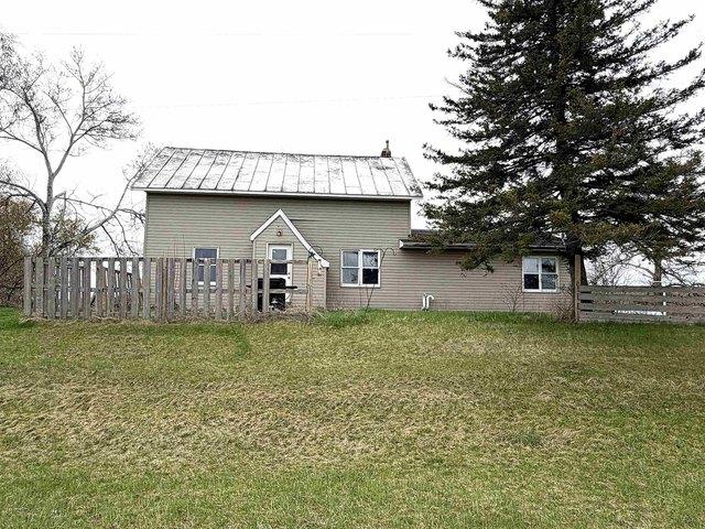 W4663 Woodlund Rd, Peshtigo, WI 54157
