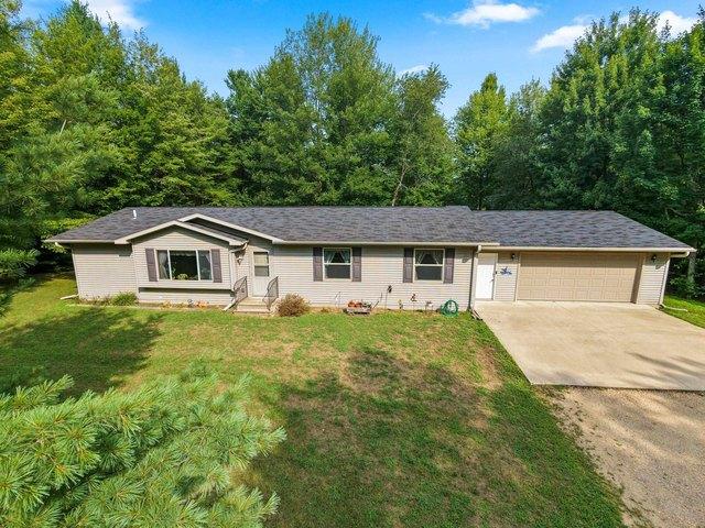 W5065 S Rainbow Cir, Shawano, WI 54166