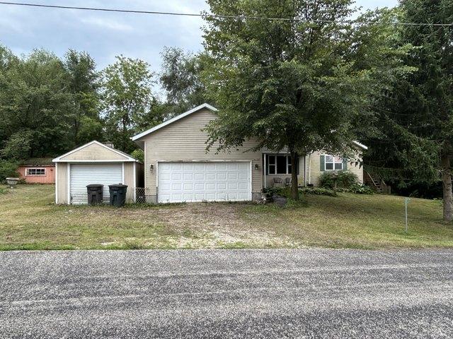 W5123 Wisconsin Dr, Sugar Creek, WI 53121