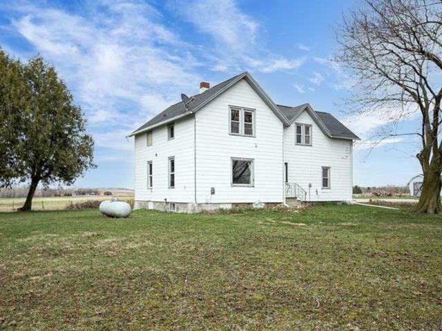 W5136 Brusewitz Rd, Black Creek, WI 54106