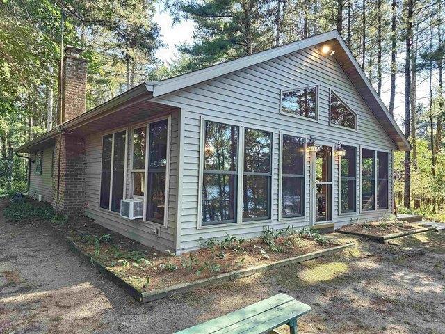 W5340 Badger Ln, Wild Rose, WI 54984