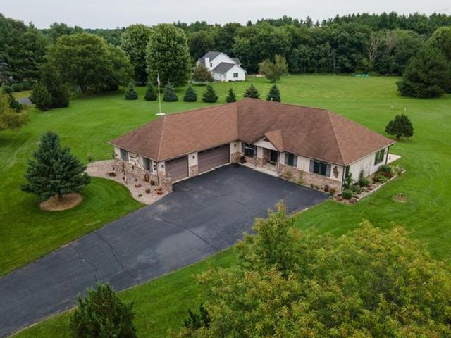W5355 Gladhurst Ln, La Grange, WI 53121