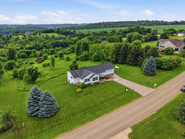 W5364 Windmill Ridge Rd, New Glarus, WI 53574