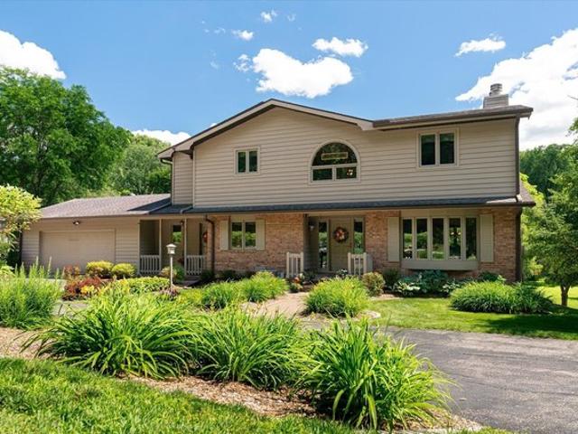 W5373 Boma Rd, Shelby, WI 54601