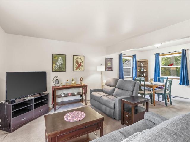 W53N849 Castle Ct