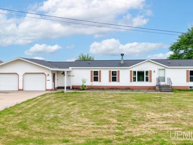 W5421 Ranch Rd, Norway, MI 49870