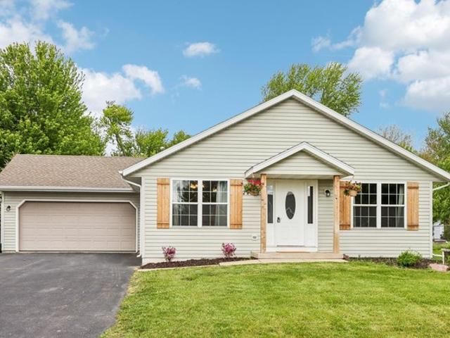 W5640 Babcock Rd, Elkhorn, WI 53121