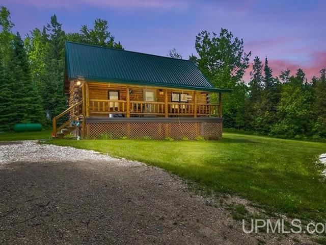 W5649 W Third St, Hermansville, MI 49847