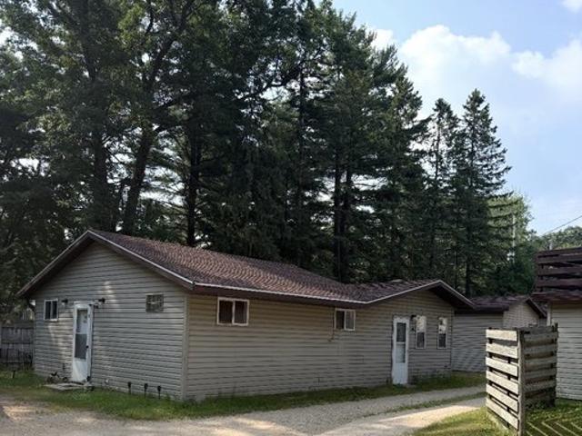 W5656 Lake Dr Apt 6, Shawano, WI 54166