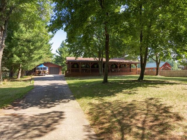 W5614 Cherokee Ln, New Lisbon, WI 53950