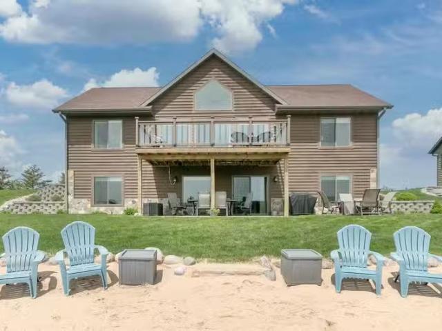 W5627 32nd St, New Lisbon, WI 53950 MLS 1985034