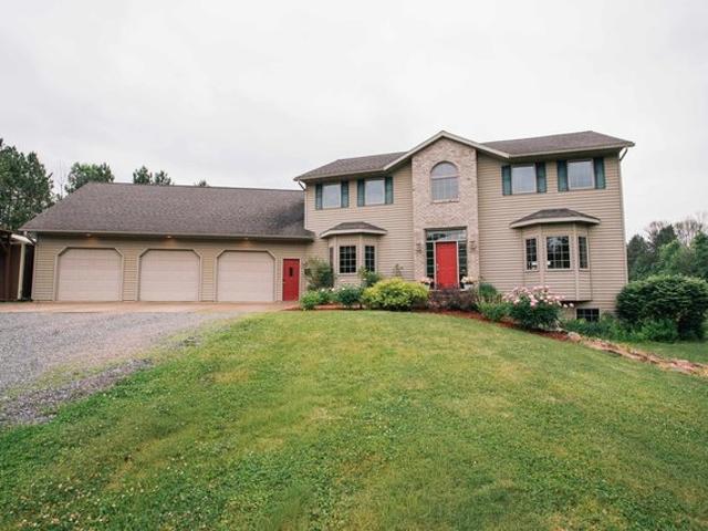 W5798 Rolling Hills Dr, Neillsville, WI 54456