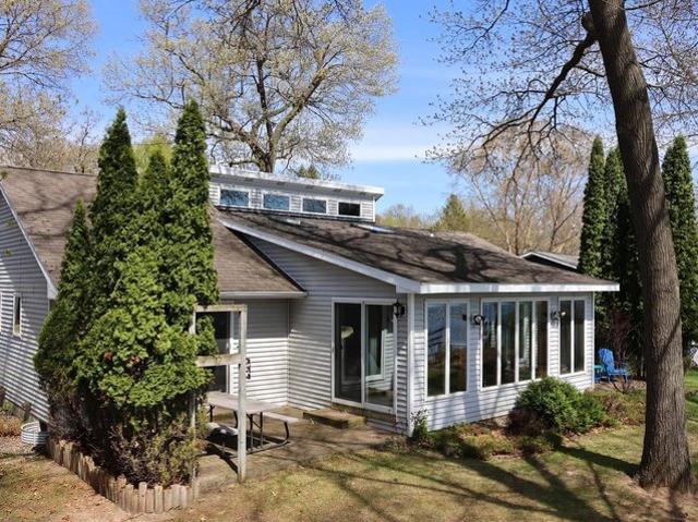 W5733 Island Dr, Pardeeville, WI 53954