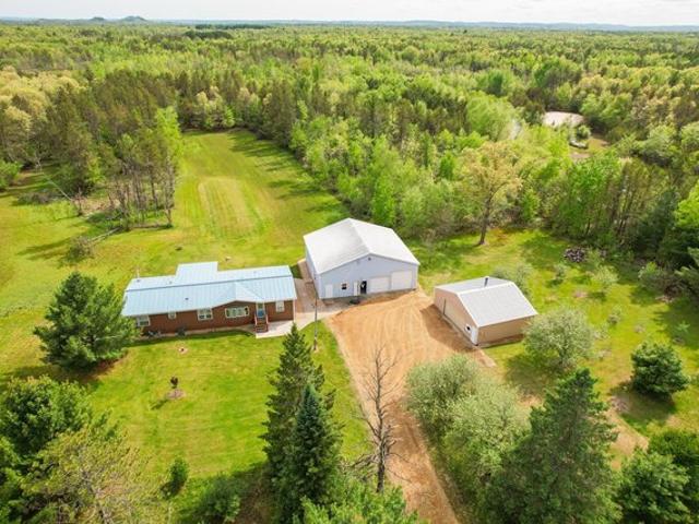 W6253 39th St, New Lisbon, WI 53950