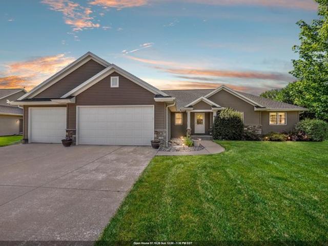 W6267 Rocky Mountain Dr, Greenville, WI 54942