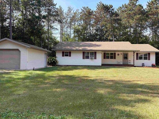 W6490 Pineland Dr, Wild Rose, WI 54984