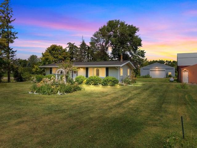 W6576 Manitowoc Rd, Menasha, WI 54952